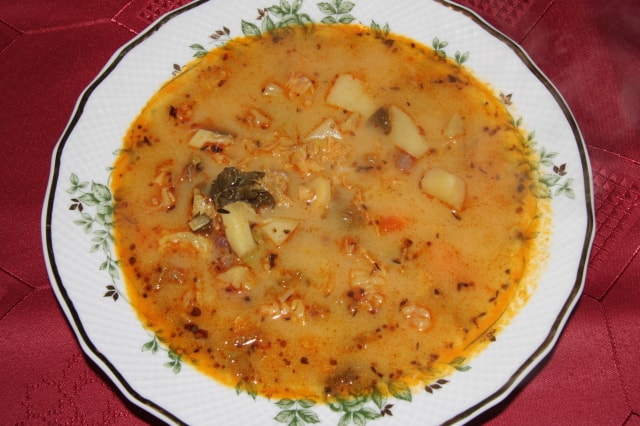 Kelkáposzta leves füstölt sonkával - ÍZŐRZŐK